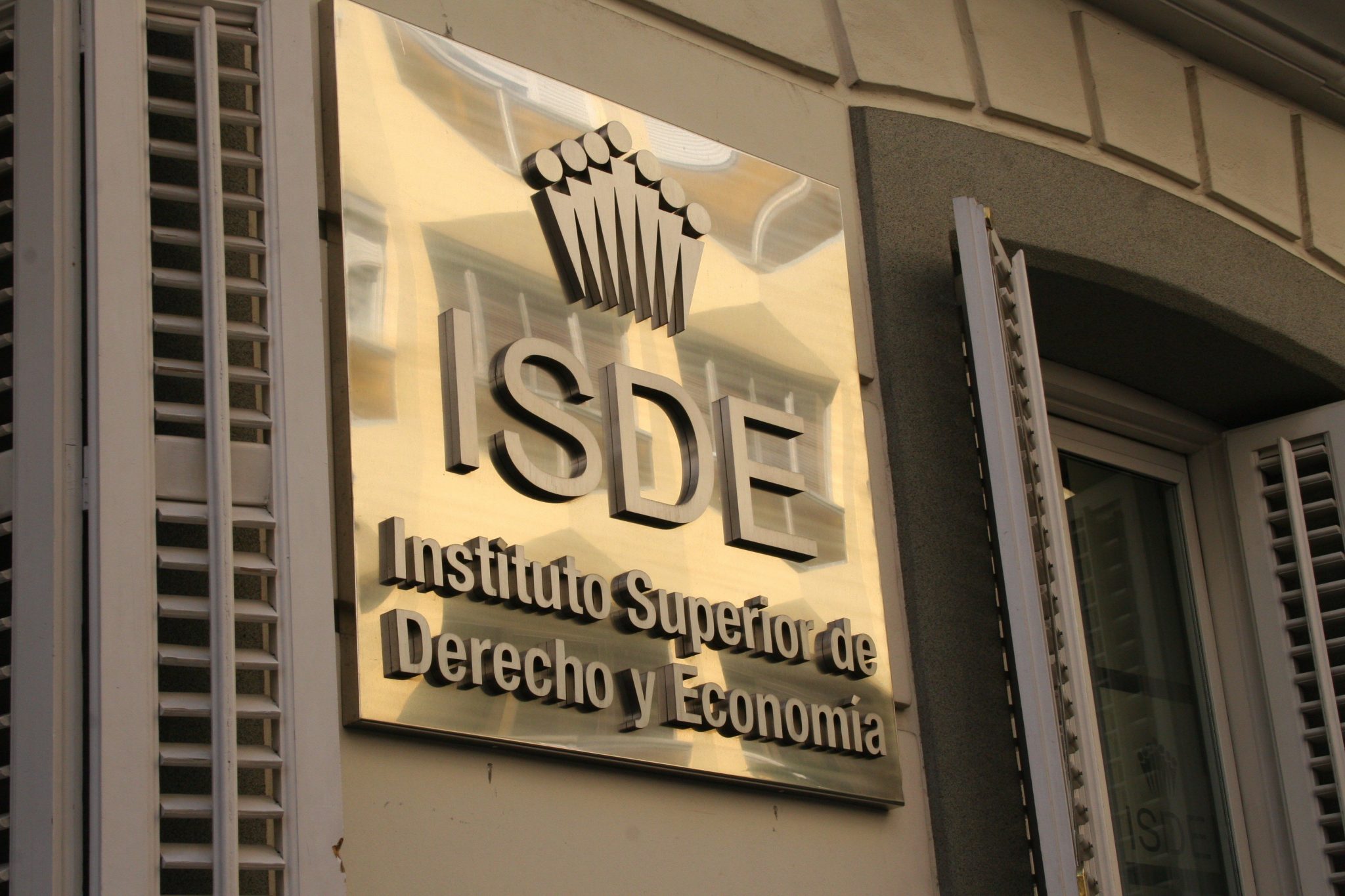 ISDE oferta derecho mercados deporte y entretenimiento | E&J