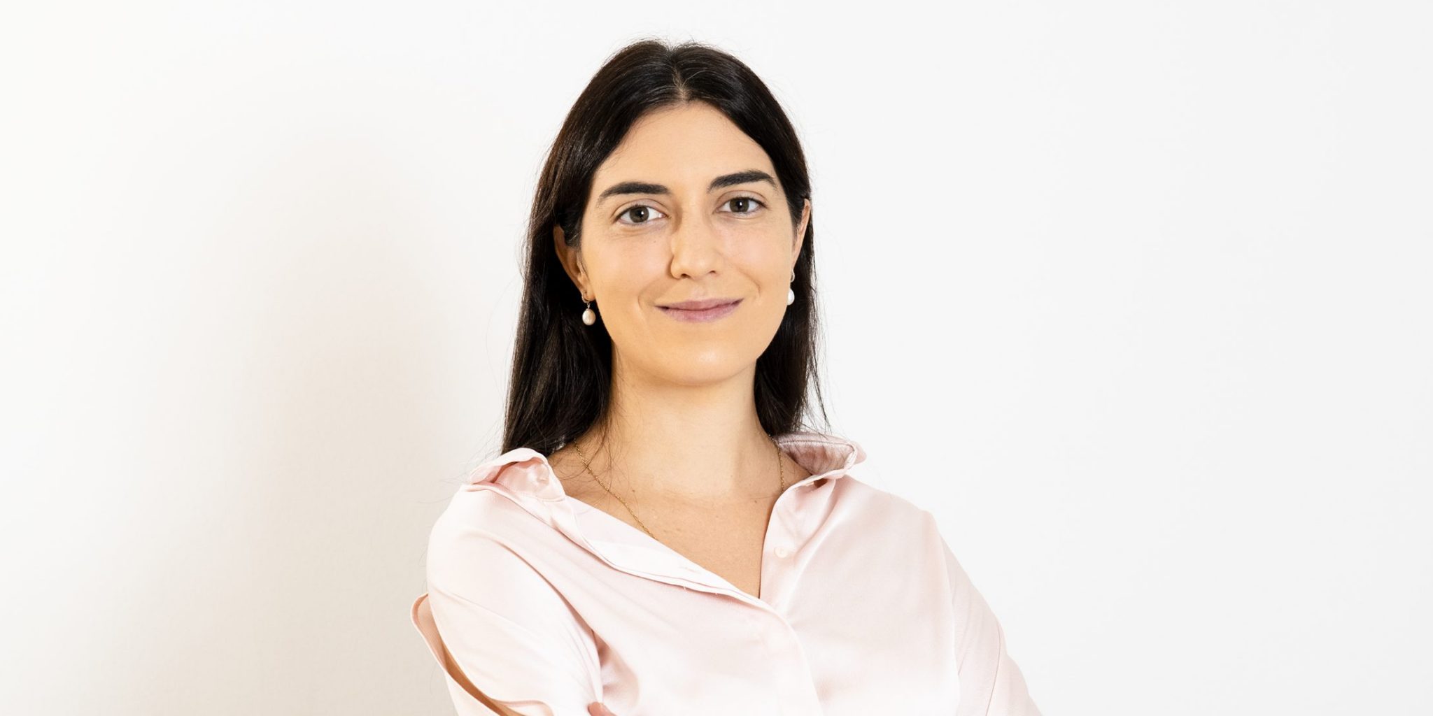 Montero Aramburu ficha a Helena Arronis | E&J