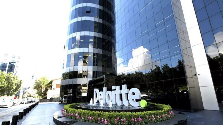 Deloitte celebra la segunda edición de DLegal Competition | E&J