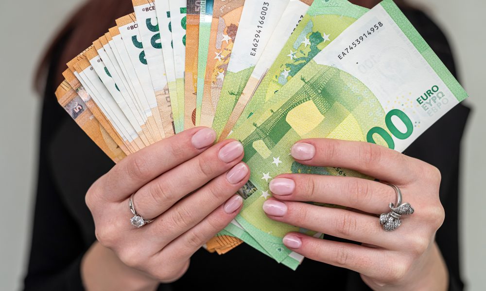 El Supremo concede una pensión compensatoria vitalicia de 1.100 € a una ...