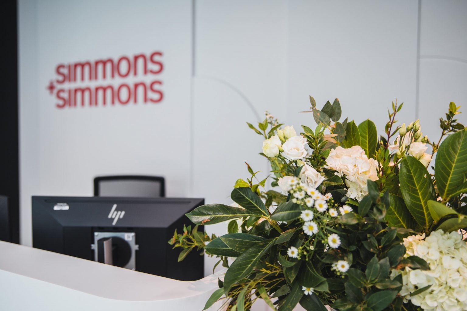Simmons & Simmons crece e impulsa su presencia en España con nuevas ...