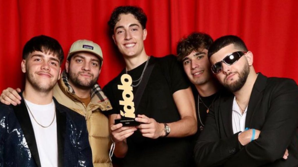 YoSoyPlex arrasa en los Premios Ídolo 2024 | E&J