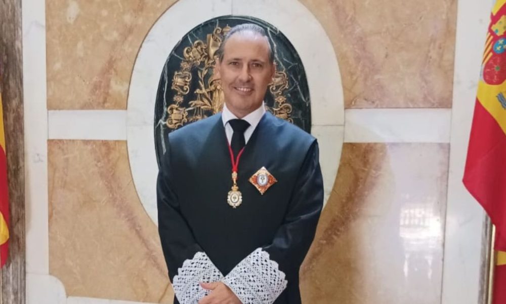 La soledad del decano Eugenio Ribón | E&J