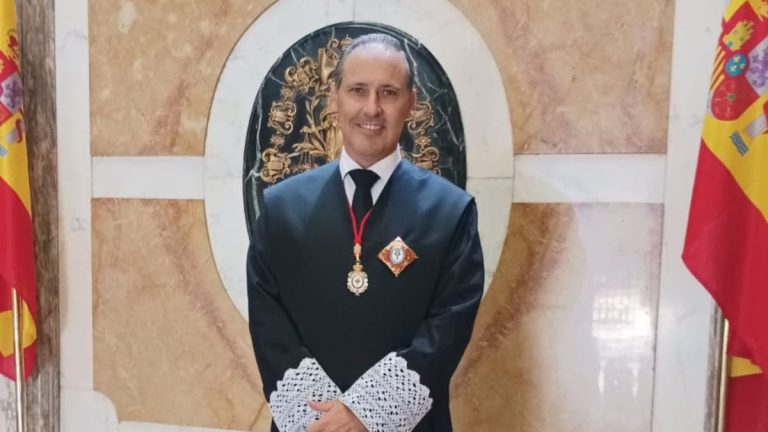 La soledad del decano Eugenio Ribón | E&J