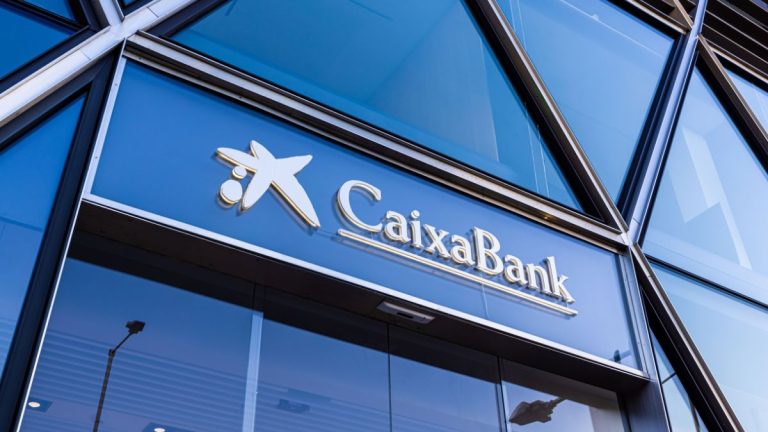Condenan a CaixaBank a pagar 10.000 euros a un cliente por negligencia ...