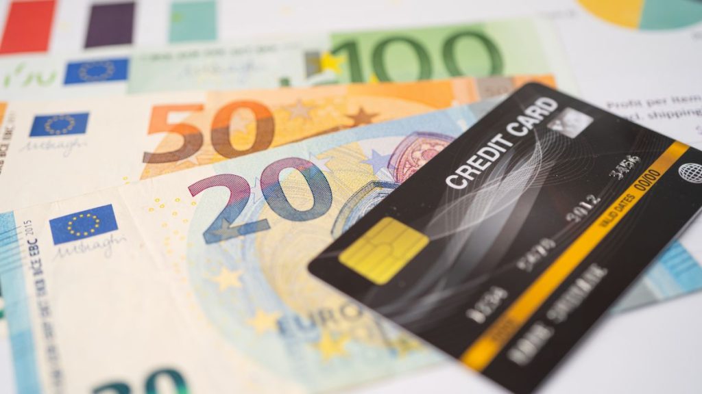 Usar una tarjeta bancaria extraviada no es delito leve de estafa ...